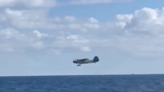 Witness spots low-flying Cuban plane