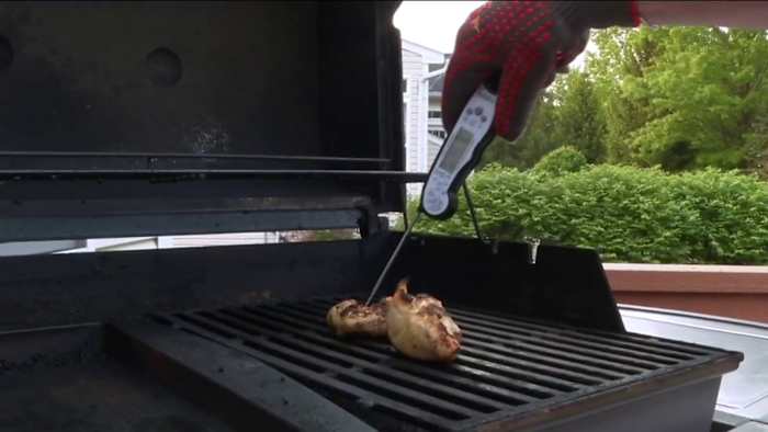 Planning a backyard BBQ? Here’s how to prevent food poisoning