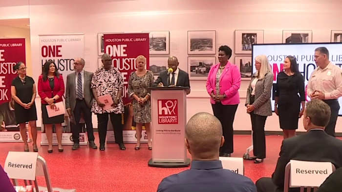 Mayor Turner introduces citywide reading program 'One Houston, One Book'
