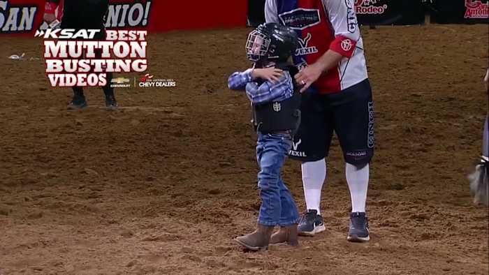Kid does the Macarena in Mutton Busting