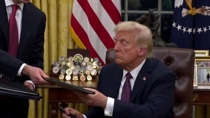 Federal judge temporarily blocks executive order ending birthright ...