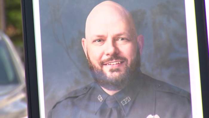 Community pays tribute to Edgewater police officer David Jewell