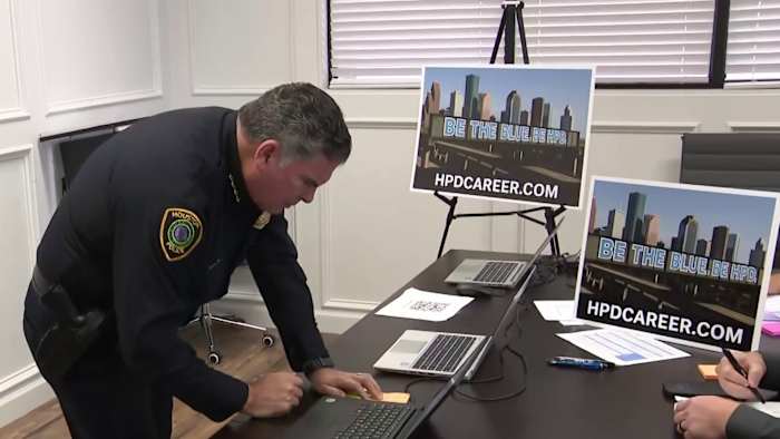 Houston police union approves ‘generational’ contract to increase ...