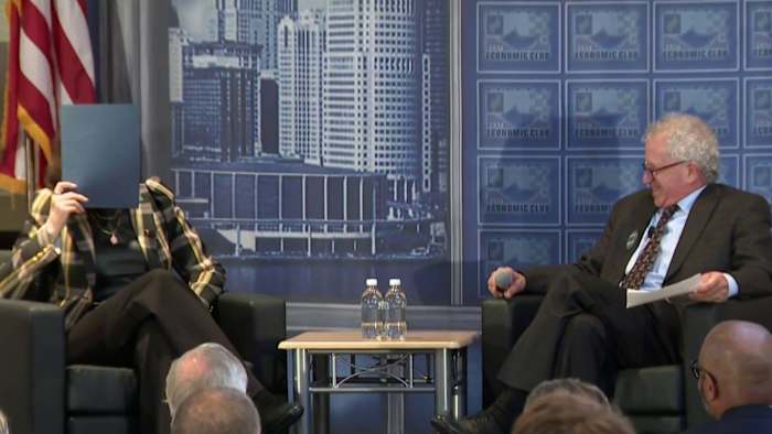 Hiding behind a folder? What Gov. Whitmer said about her viral photo at ...