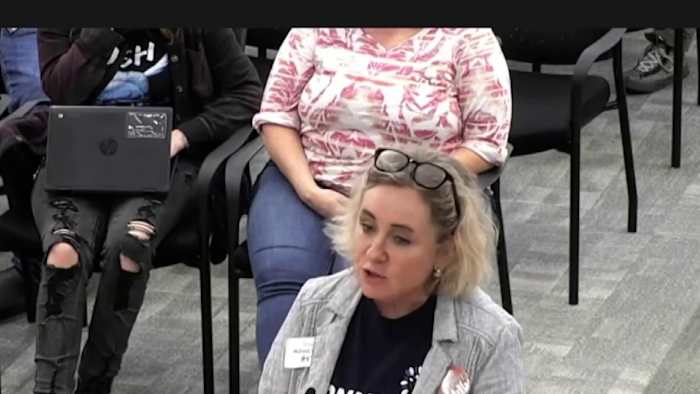 Houston mom says she was fired after confronting HISD Superintendent at ...