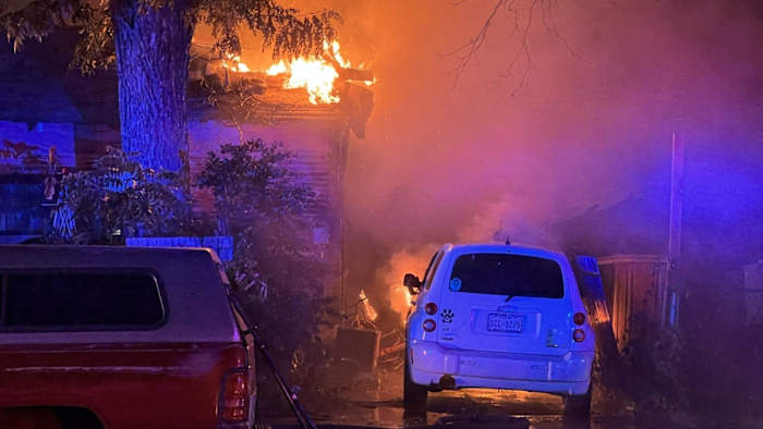 2 displaced after West Side fire burns several homes, SAFD says