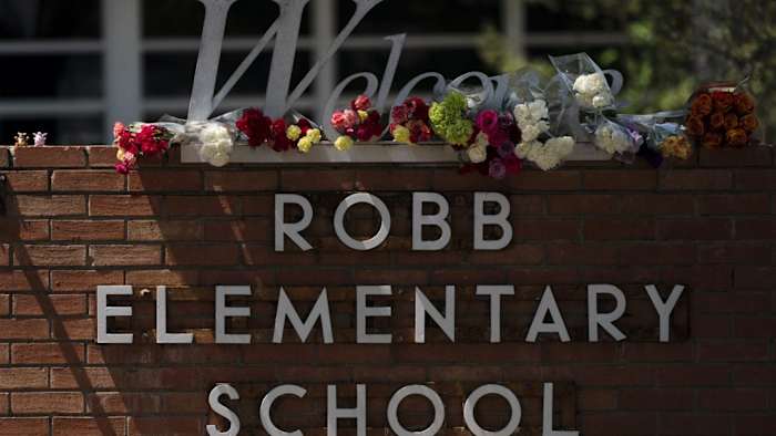 Uvalde HS notified phone threat to UCISD police chief after Robb ...