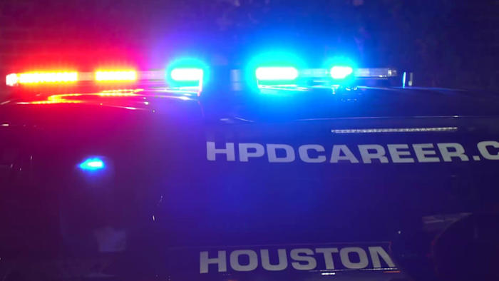 ‘What’s going on?!’ Residents react to low-flying military helicopters ...