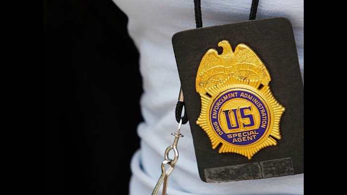 Feds bust Houston cell phone businesses for laundering money to ...