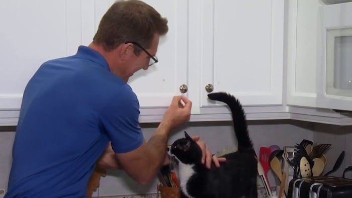 Scratched cabinets? Touch ‘em up in 5 minutes!