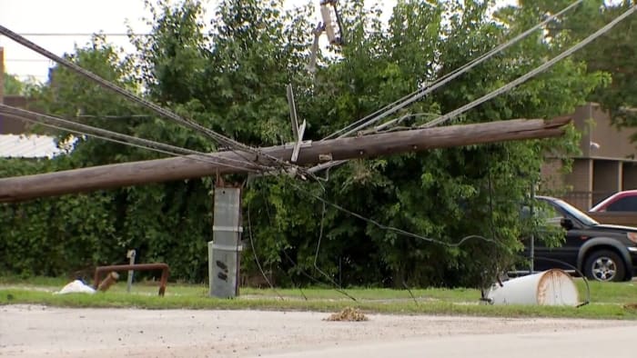 North Houston homeowner still waiting on CenterPoint after tree falls ...