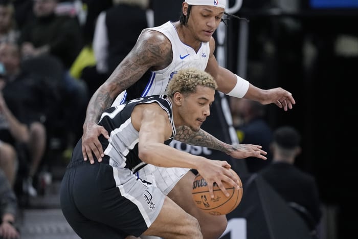 Magic stave off fourth-quarter rally and topple Spurs 108-98