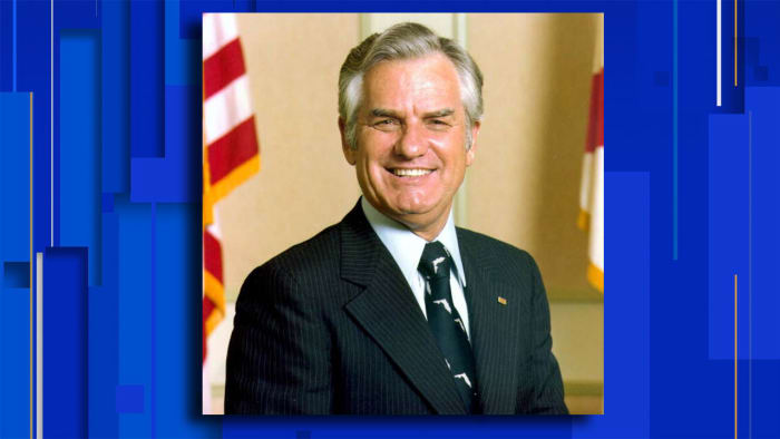 Wayne Mixson, Florida’s governor for 3 days, has died