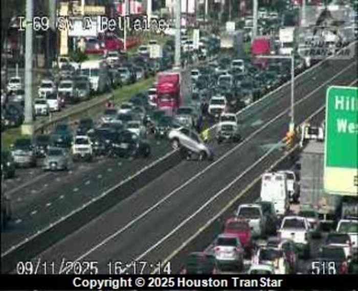 Lanes reopen after crash on Southwest Freeway HOV lane