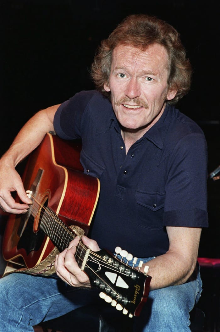 Folk singer-songwriter Gordon Lightfoot dies at 84