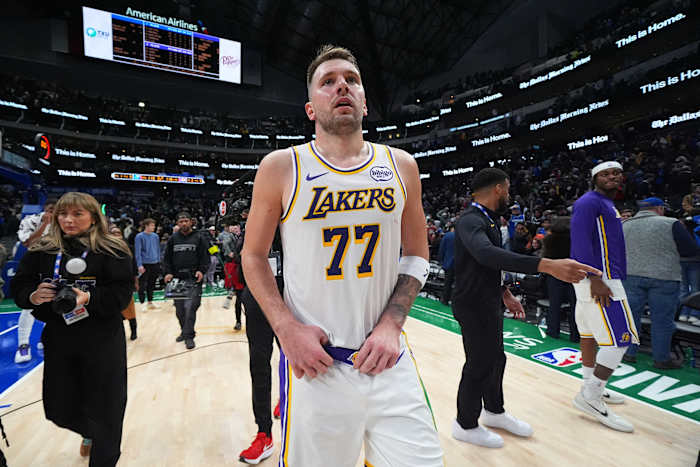 Luka Doncic's emotions ease in 2nd Dallas visit as Lakers star beats ...