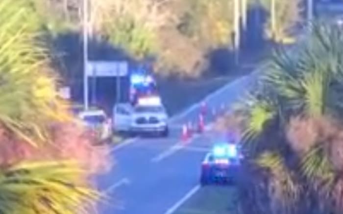 Carjacking suspect crashes stolen vehicle, blocks Old Dixie Highway in ... Carjacking suspect crashes stolen vehicle, blocks Old Dixie Highway in ...