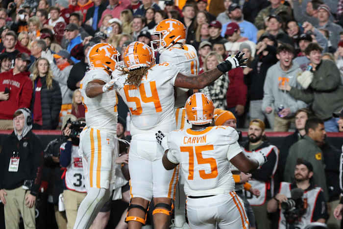 Source: Texans worked out linemen La’el Collins, Tremayne Anchrum Jr ...