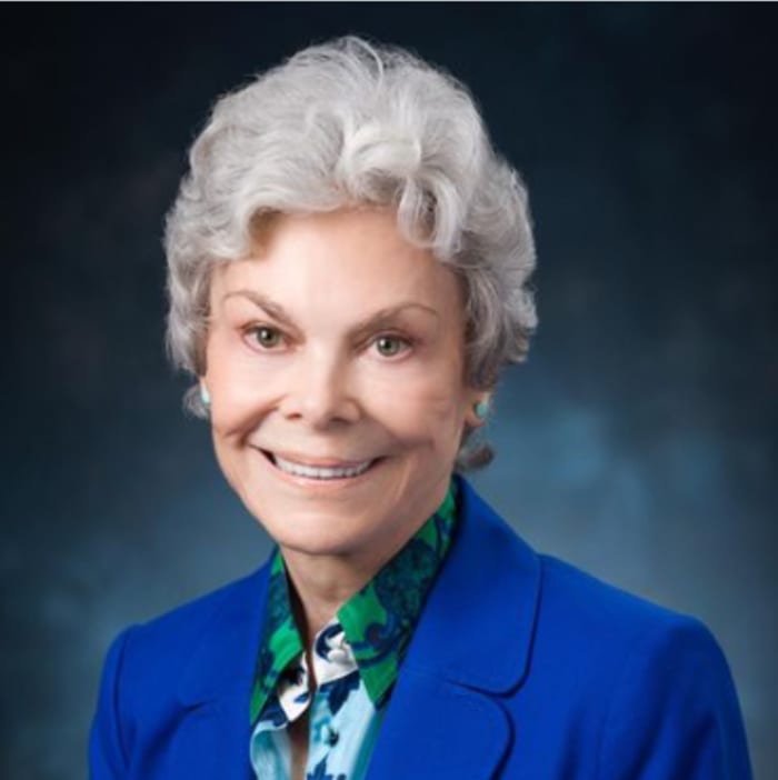 Texans co-founder Janice McNair honored with Houston Sports Awards ...