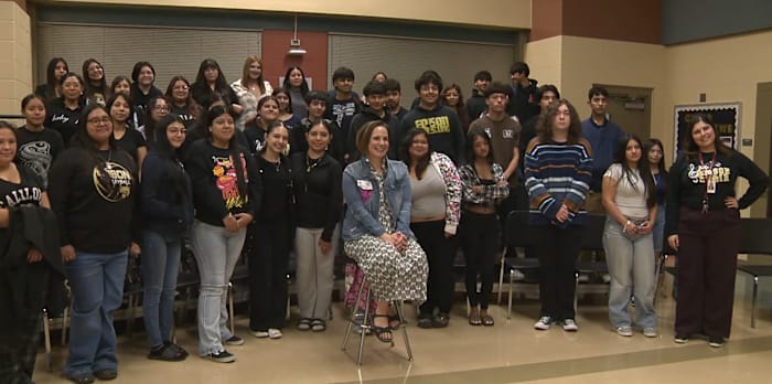 Grammy award-winning opera singer teaches master class at SAISD high school