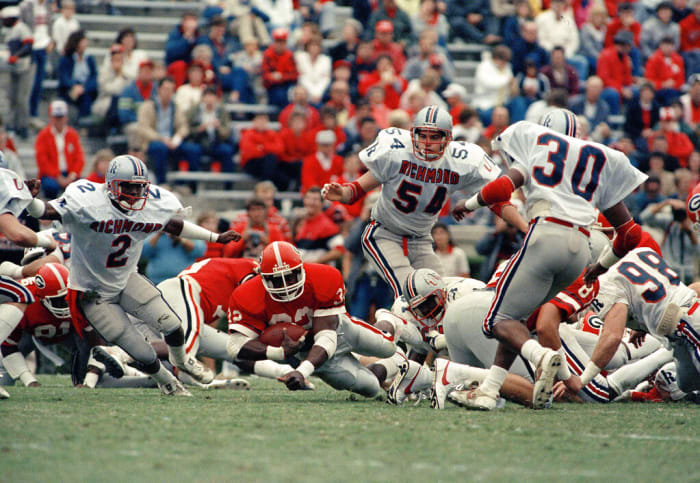 Former Georgia star, NFL RB Lars Tate dies of cancer at 56