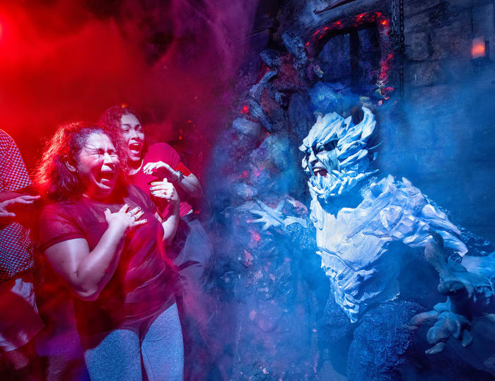 Halloween Horror Nights 33 to start the scares earlier than ever at ...