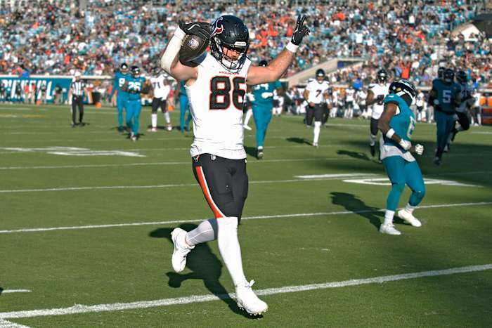 Texans tight end Dalton Schultz returns to practice, good to go Sunday ...