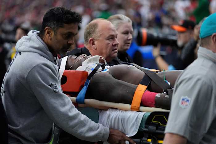Scary, somber scene as Dolphins’ Grant DuBose hospitalized after Calen ...