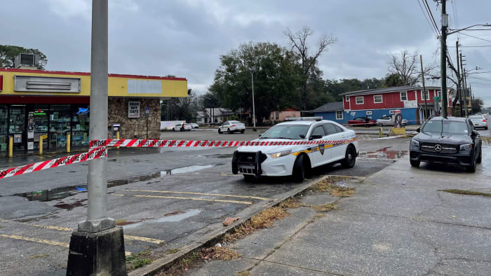 Man shot several times behind Moncrief Road convenience store dies
