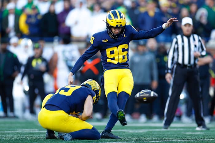 Michigan football’s star kicker announces he’ll return for 1 more season
