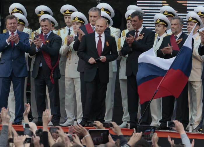 Putin will seek another term as Russian president, aiming to extend his ...