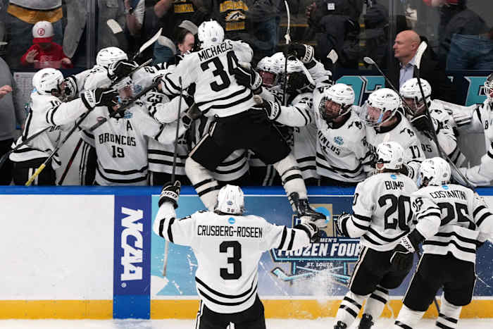 Western Michigan wins its 1st Frozen Four hockey title, beating Boston ...