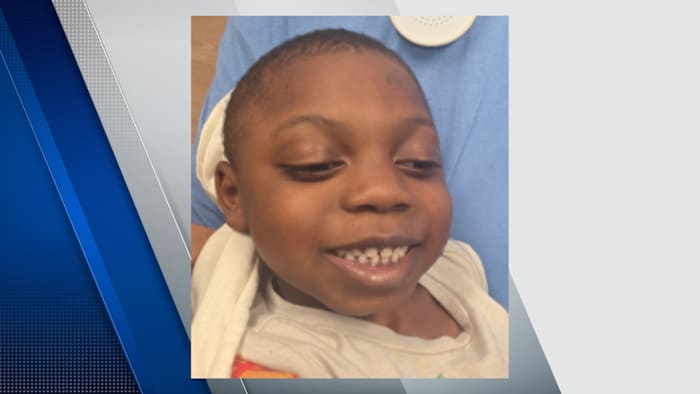 Detroit police seek help identifying toddler found walking alone