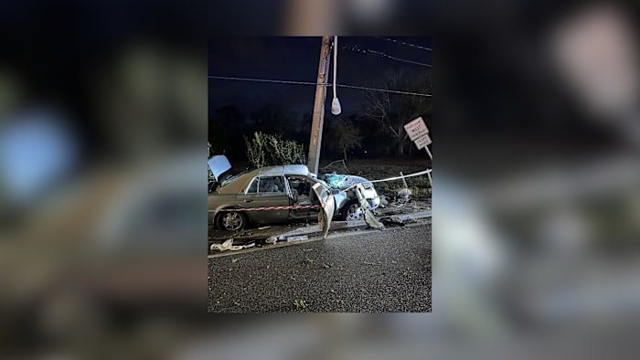 Crash into power pole leaves some JEA customers without power