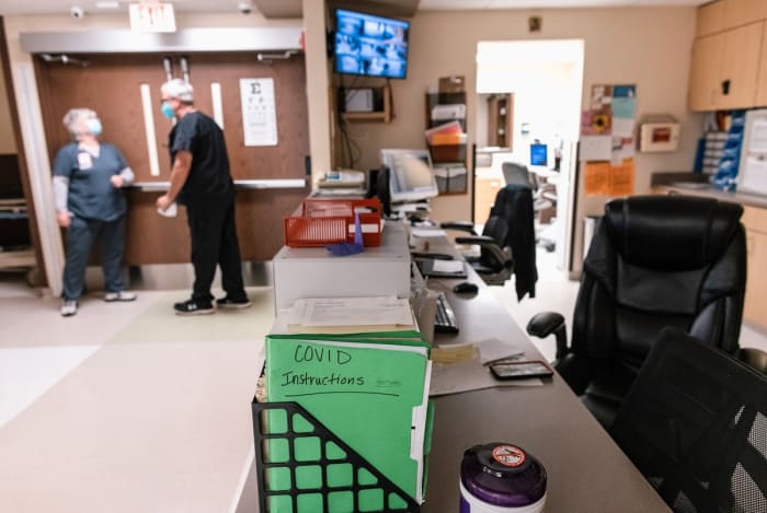 U-M experts discuss long emergency room wait times, how to safely get care