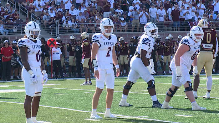 UTSA quarterback Owen McCown earns Earl Campbell Tyler Rose Award ...
