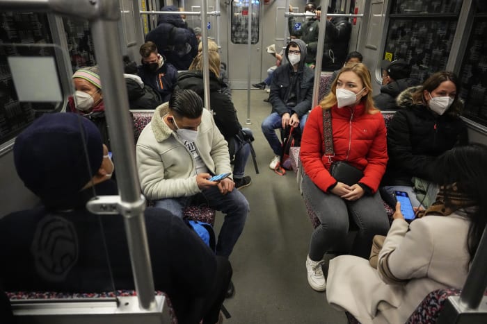 University of Michigan experts: Masks still effective way to stay ...