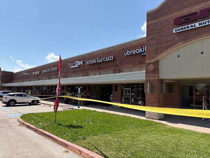 Pickup crashes into Nothing Bundt Cakes store in Atascocita, killing ...