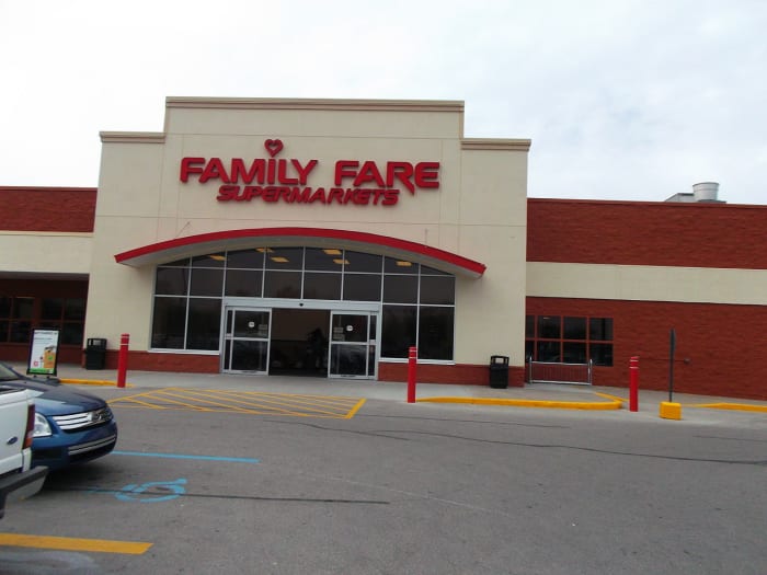 ‘Rooftop ninja’: Homeless woman found living inside Michigan grocery ...