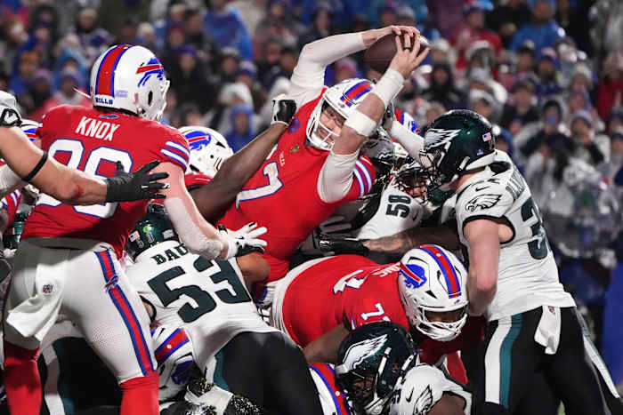 Eagles hang on to beat Bills 13-12 when Josh Allen misses an open ...