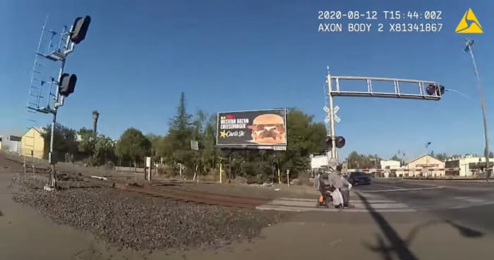 INCREDIBLE VIDEO: Elderly California man rescued by police officer ...
