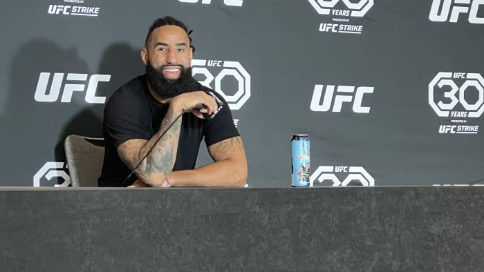 Former Jaguars player Austen Lane makes his UFC debut in Jacksonville