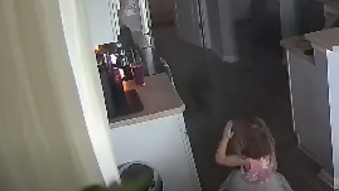 Watch as 4-year-old girl recognizes fire, alerts father