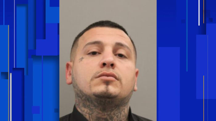 Houston police release bodycam video of shootout with armed parolee ...