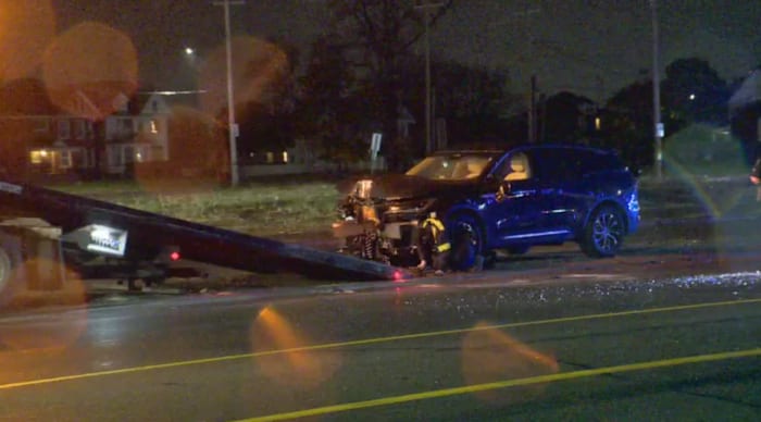 Detroit election worker injured in crash while delivering ballots