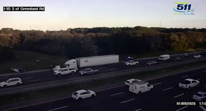 Lanes reopen after crash involving semi-truck on I-95 North in Mandarin