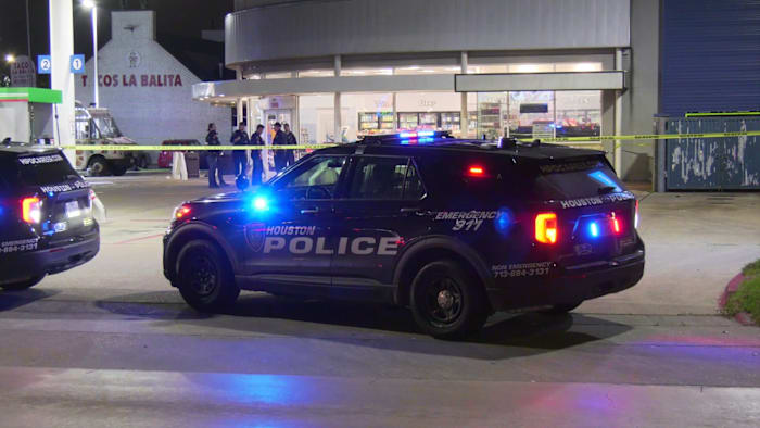Fight between 2 men outside SW Houston gas station turns into deadly ...