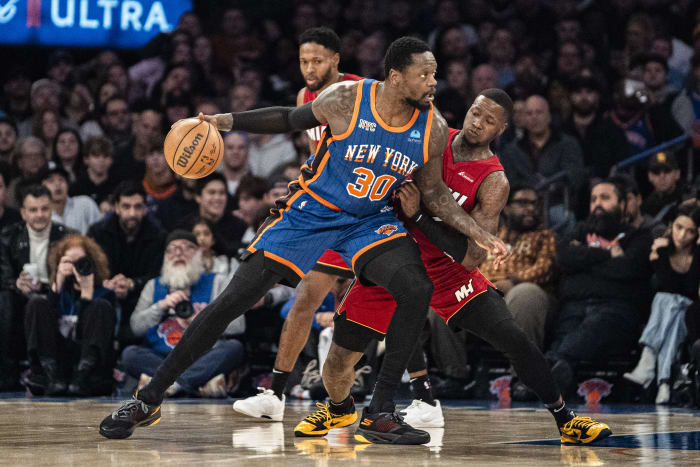 Julius Randle needs surgery on right shoulder, will miss the rest of ...