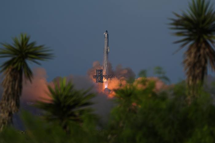 Latest launch of SpaceX’s Starship completes first-ever payload ...