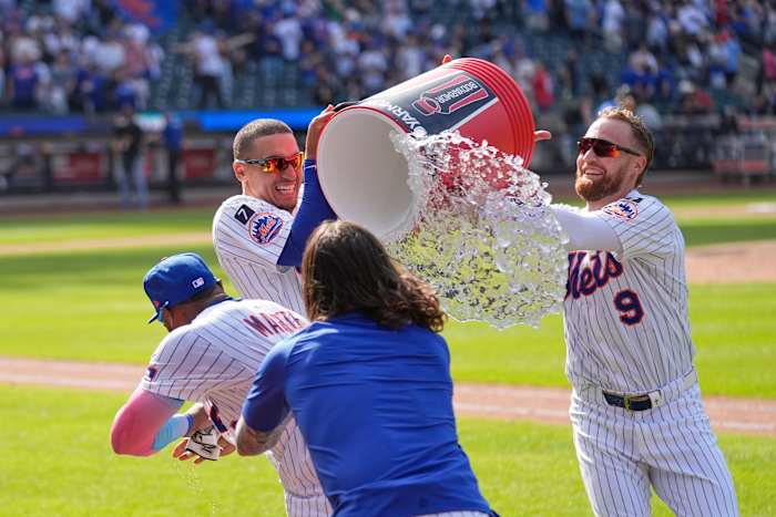 Mets sweep Phillies, extend winning streak to 7 in game with play at ...